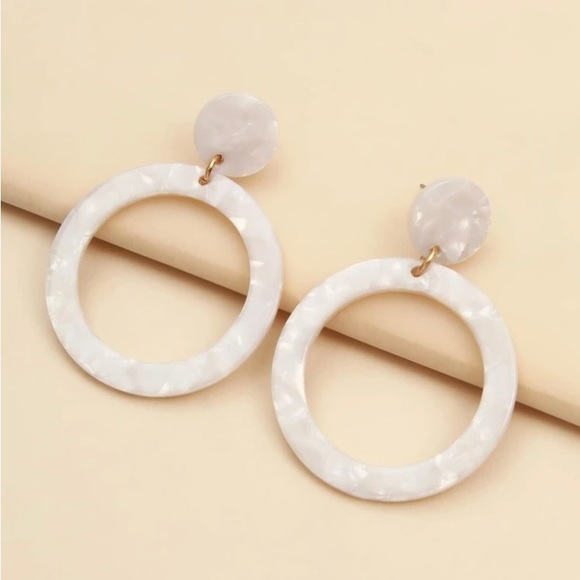 Jewelry | Nwot White Tortoise Shell Post Back Earrings | Poshmark